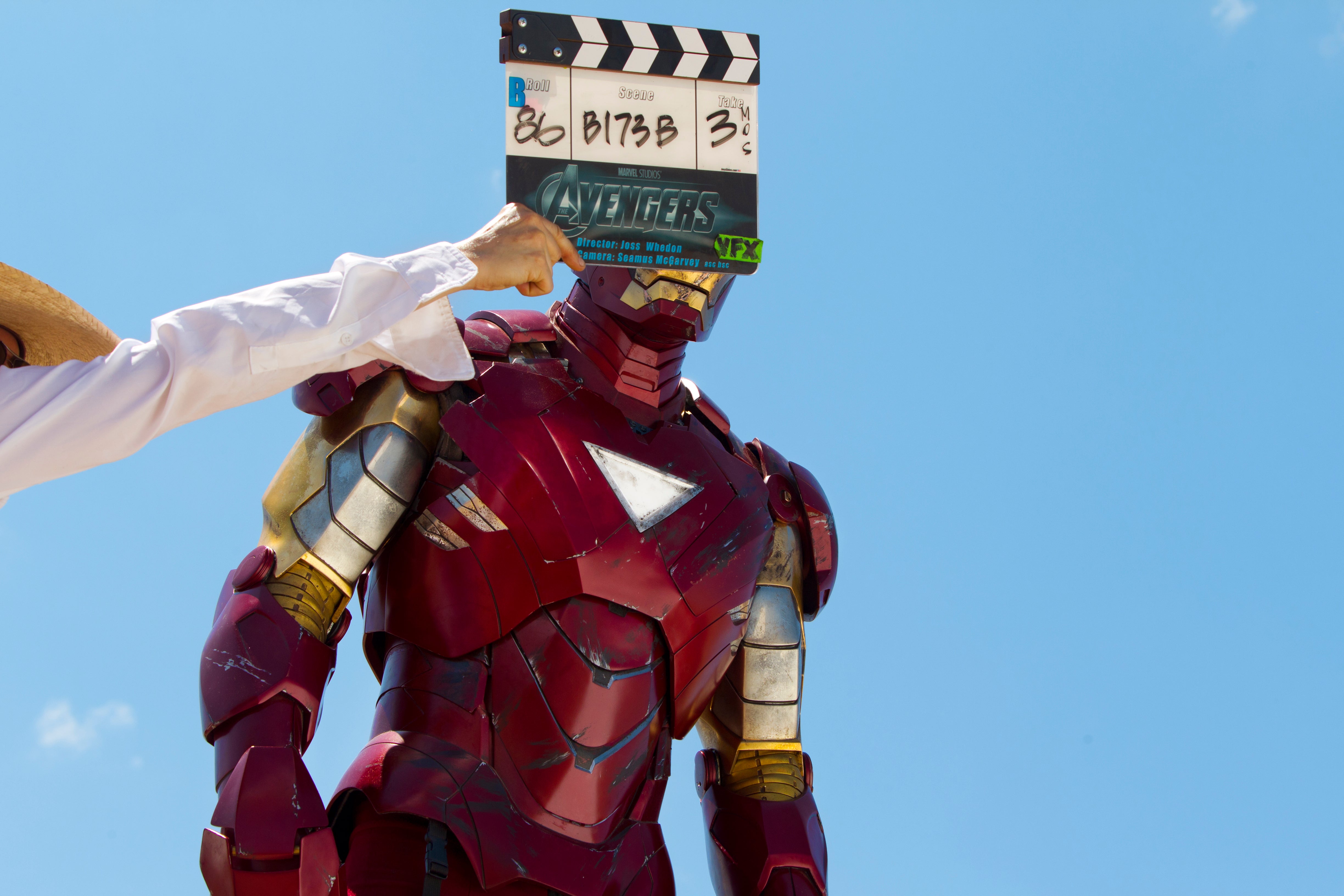 Behind The Scenes of 'The Avengers' Set | Entertainment Tonight