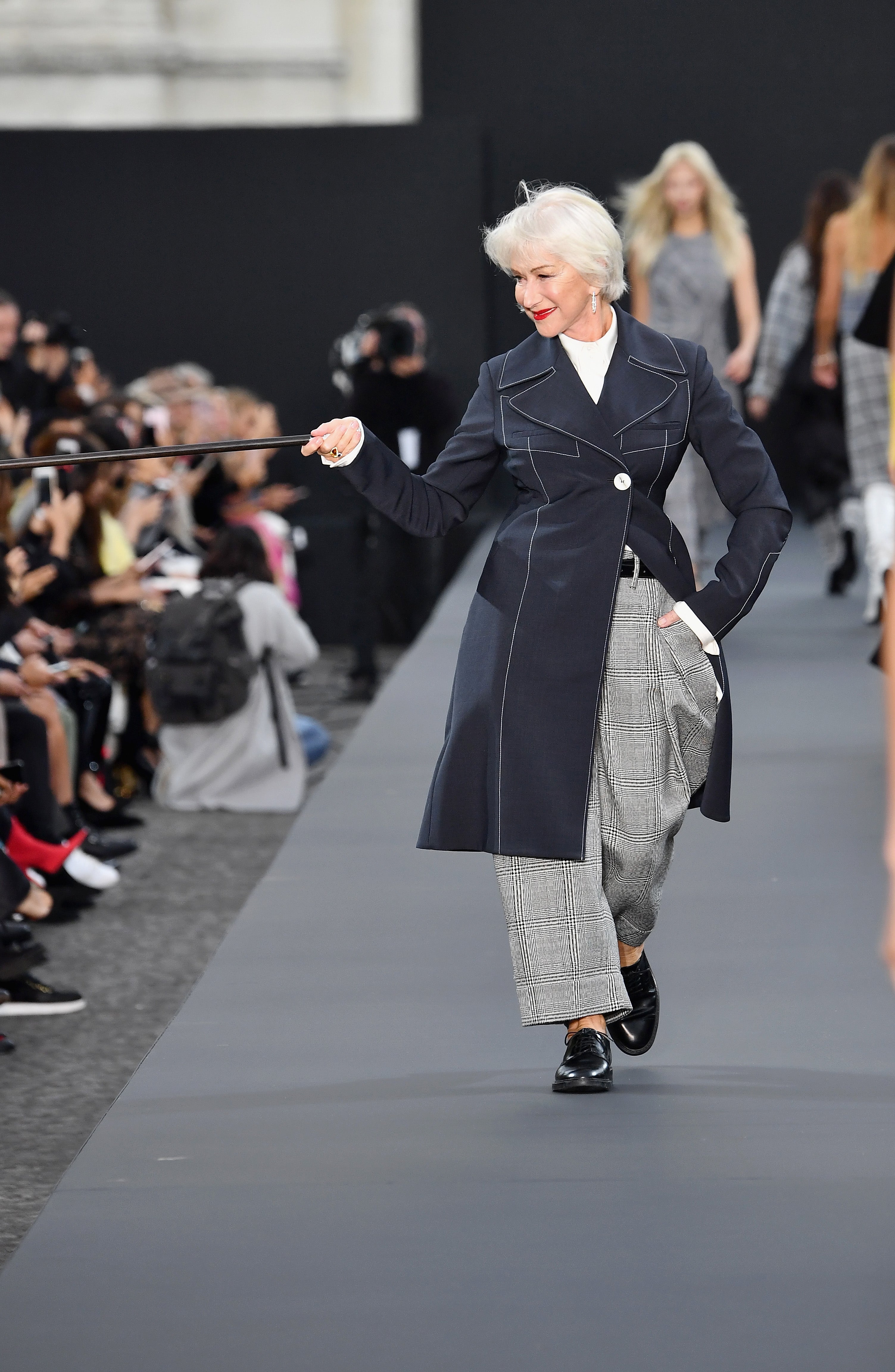Jane Fonda And Helen Mirren Completely Slay On The Runway During Paris 1583