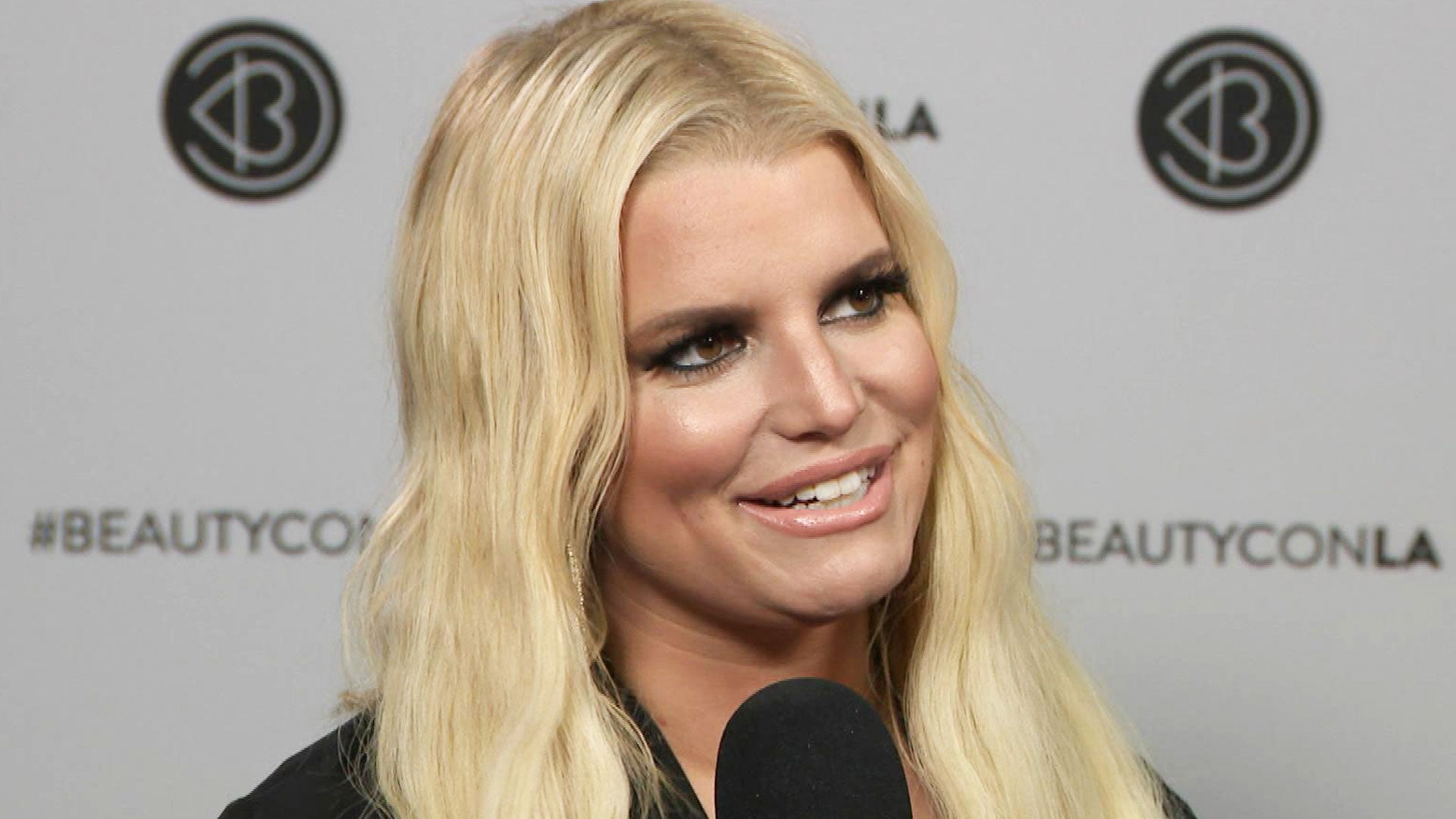 Jessica Simpson Singing Face