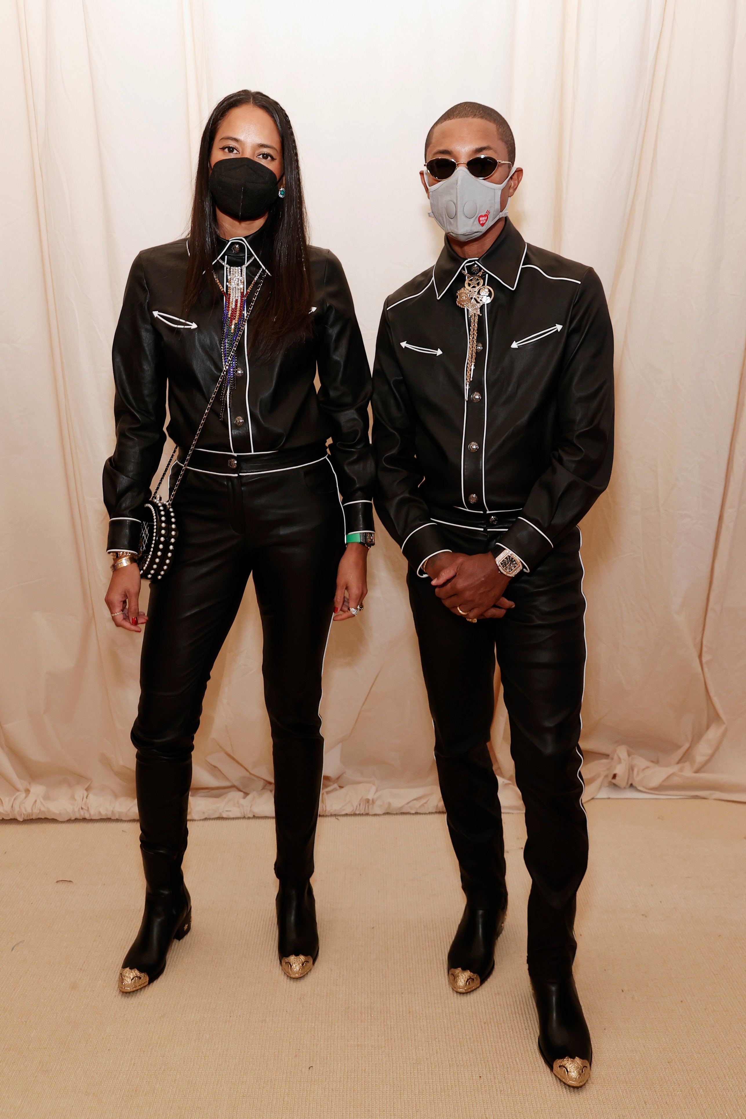 Seeing Double! Matching Celebrity Couples | Entertainment Tonight