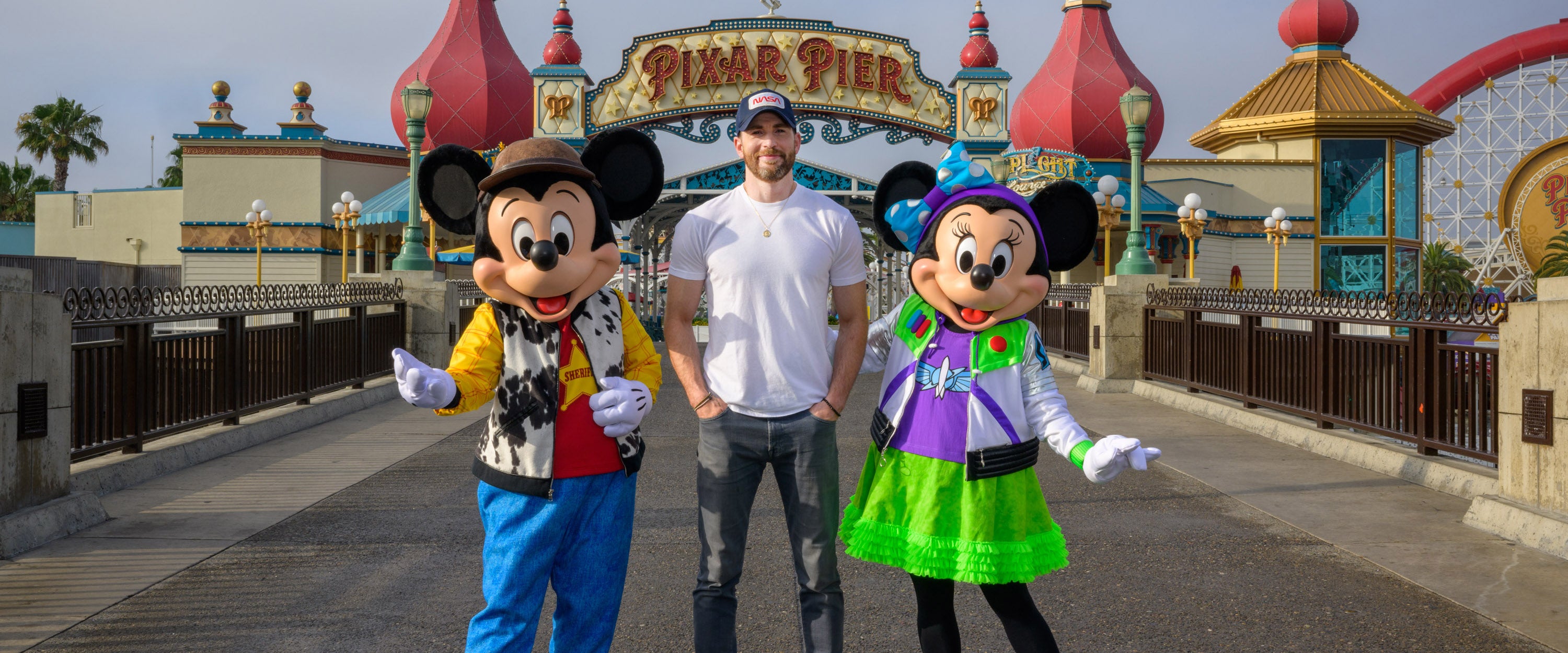 The Happiest Celebs on Earth: Stars Visit Disney! | Entertainment Tonight