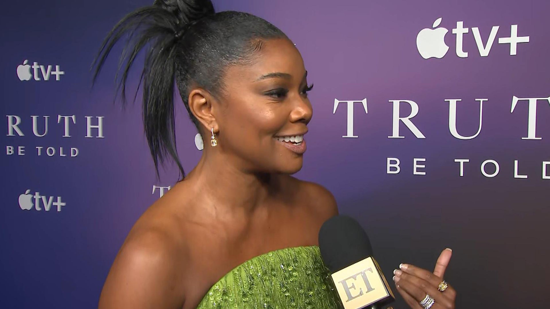 Citas De Gabrielle Union Sending Up The Smoke Signals