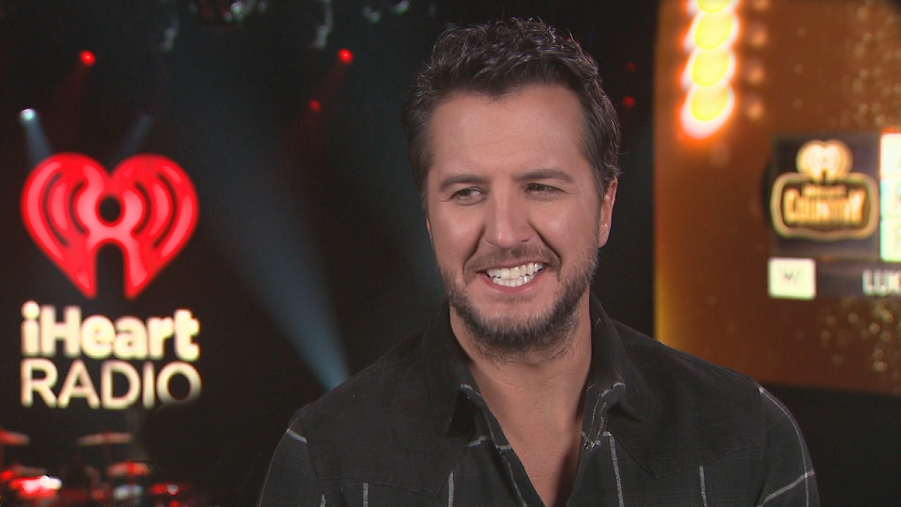 Luke Bryan on His Recent Wardrobe Malfunction and 'Accentuated' Hip ...