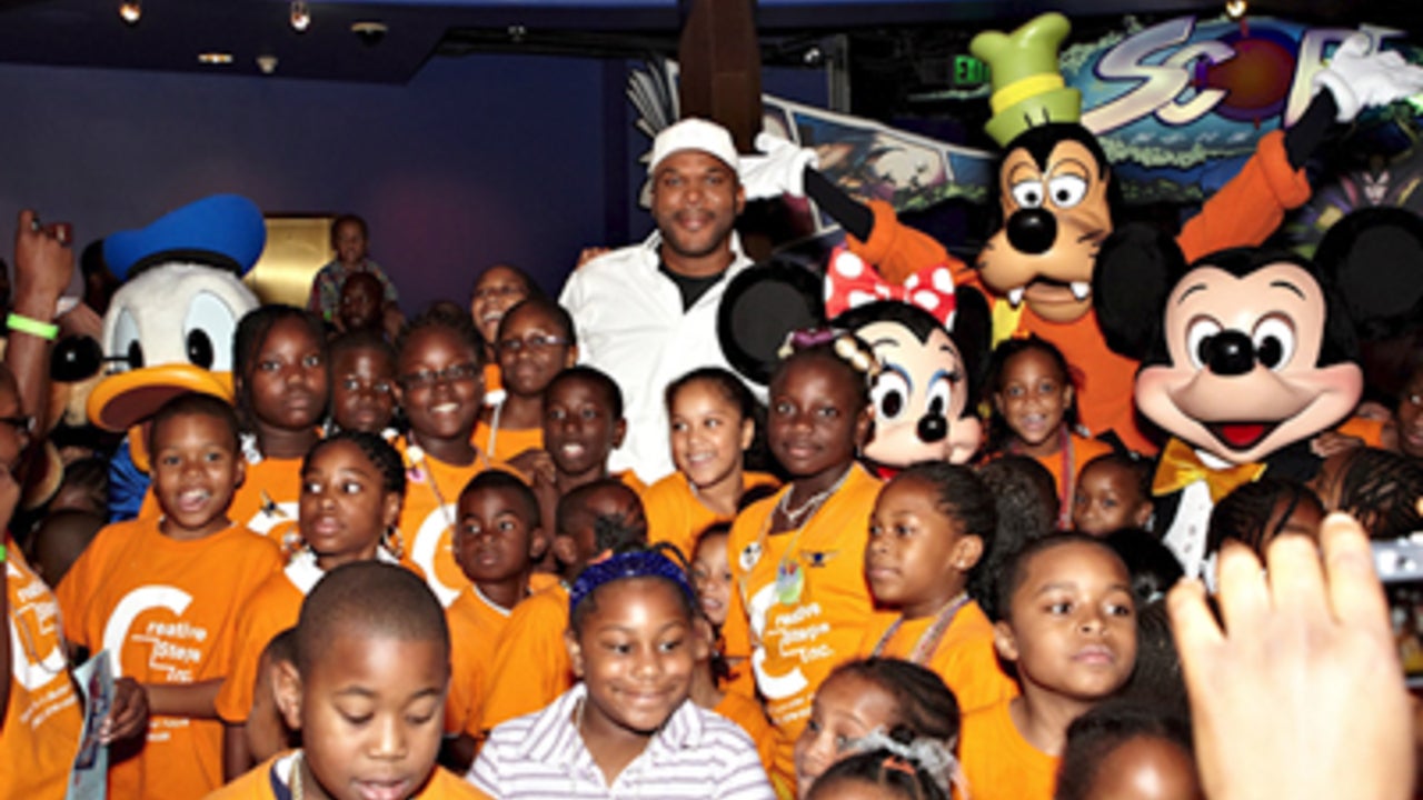 Tyler Perry Surprises Snubbed Kids with Trip to Disney World ...
