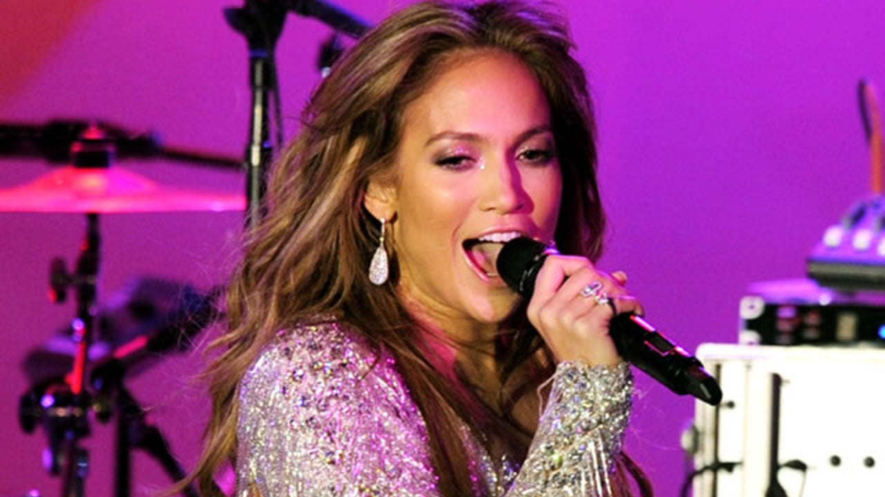 Celeb Sweat: Jennifer Lopez | Entertainment Tonight