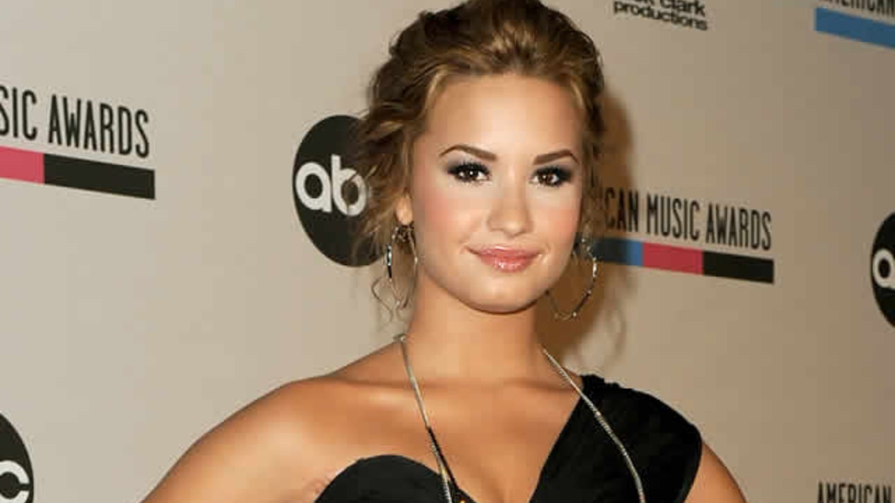 Demi Lovato Comments on the Death of Her Father | Entertainment Tonight