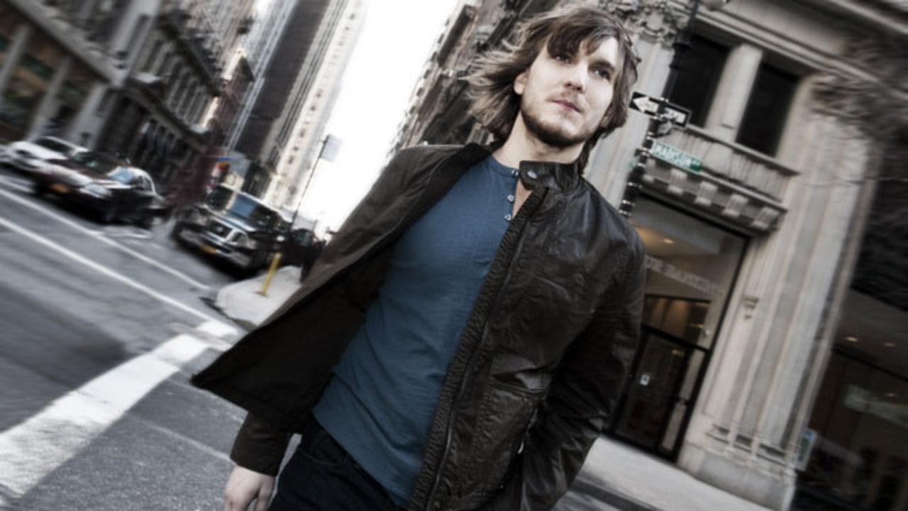 5 Questions w/ Scott Michael Foster | Entertainment Tonight