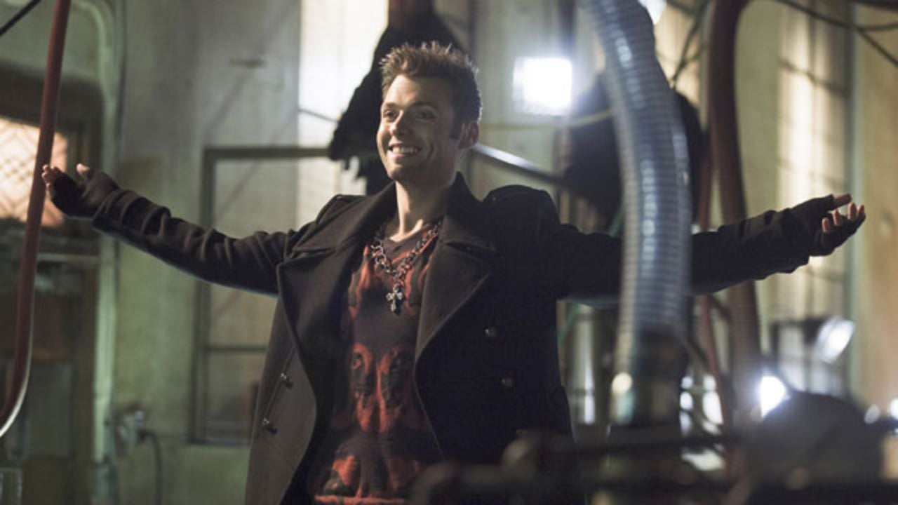 Seth Gabel Rewards 'Arrow' Fans With Big Risks | Entertainment Tonight