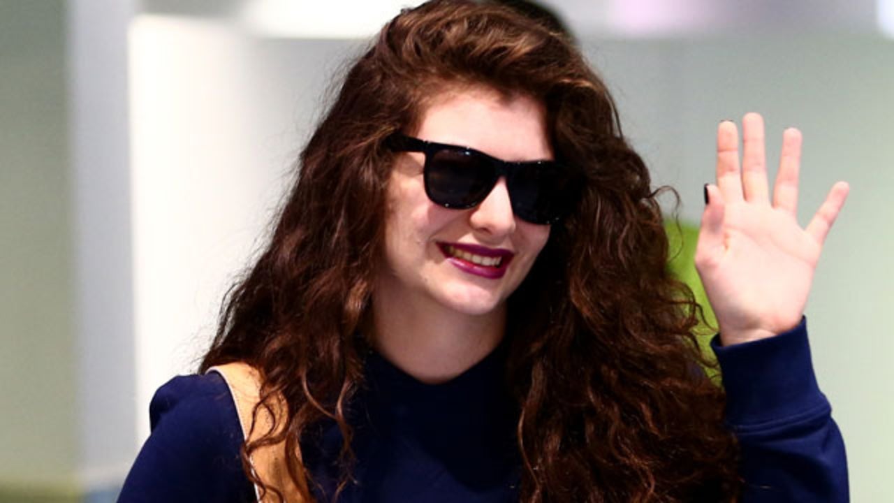 Lorde Reveals Her 'Embarrassing' Love of Dumpster Diving ...