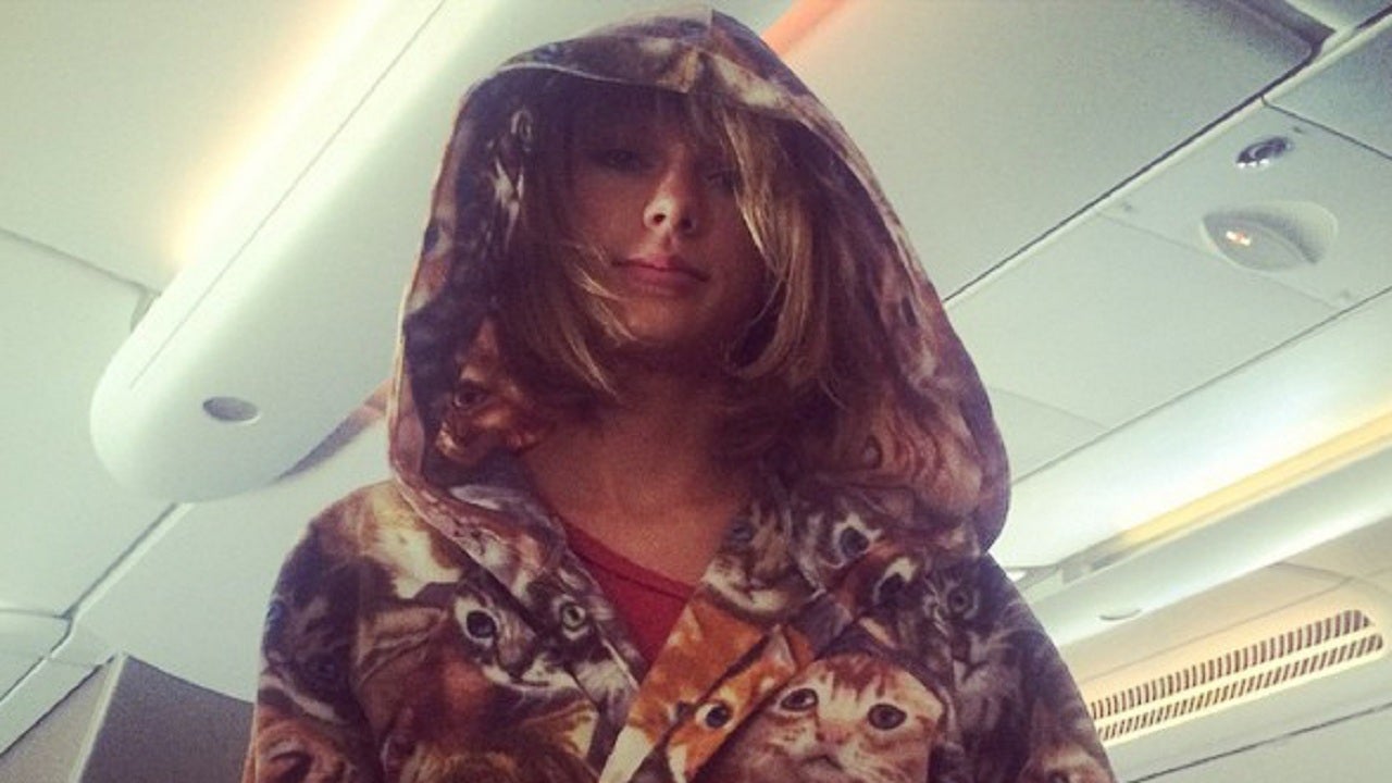 Taylor Swift Ups Her Cat Lady Cred with the Ultimate Feline Fashion ...