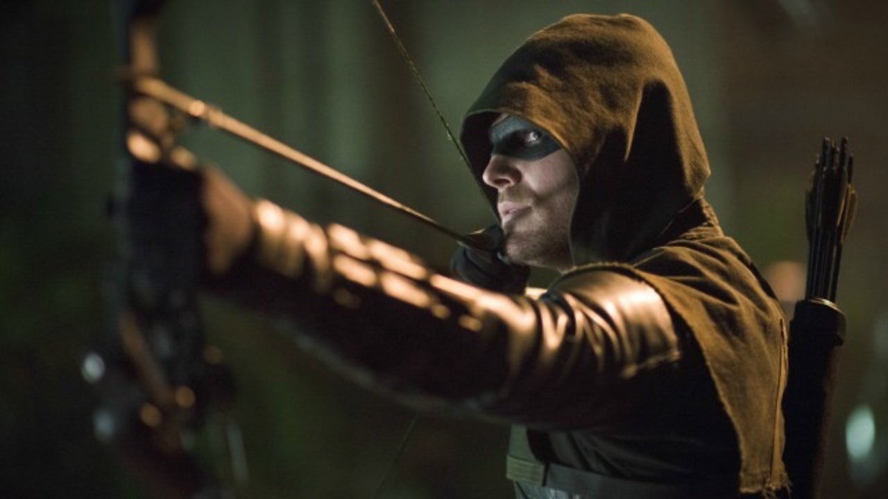 'Arrow' Debuts a New Suit for Season 4 -- and It's Badass ...