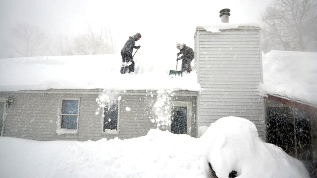 13 Perks of It Being Too Cold to Go Outside | Entertainment Tonight