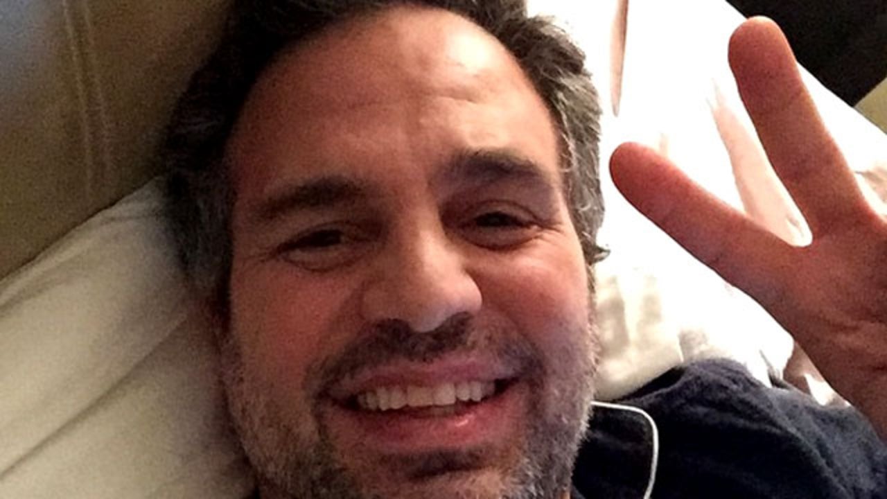 Mark Ruffalo Tweets SAG Acceptance Speech from Bed | Entertainment Tonight