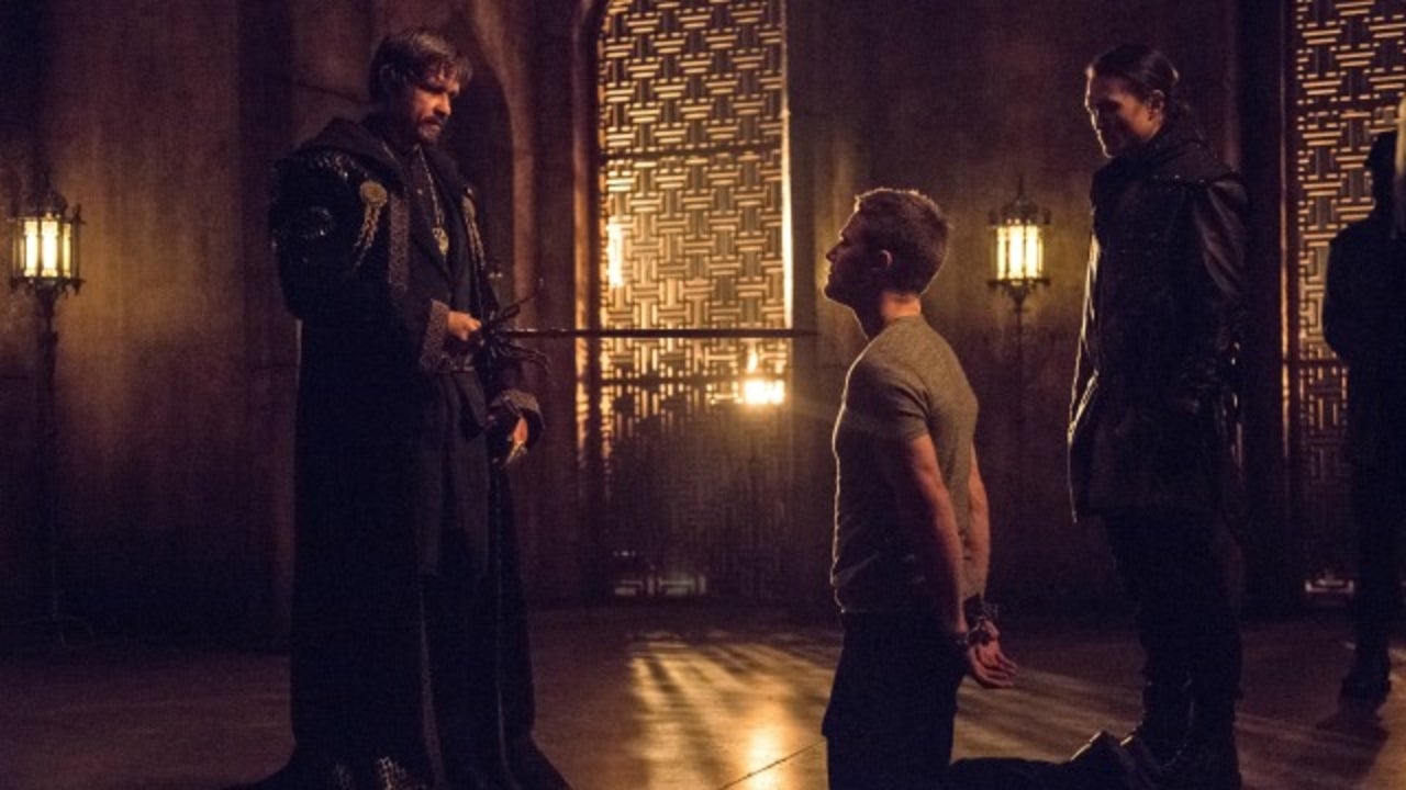'Arrow' Bosses Explain the Game-Changing Twist and the Scene That Broke ...