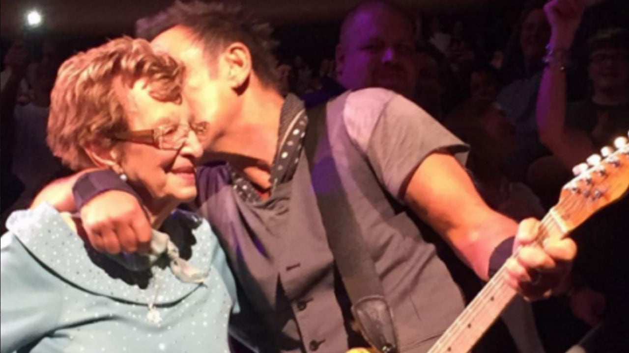 Bruce Springsteen Dances With His 90-Year-Old Mom at Concert -- See the ...