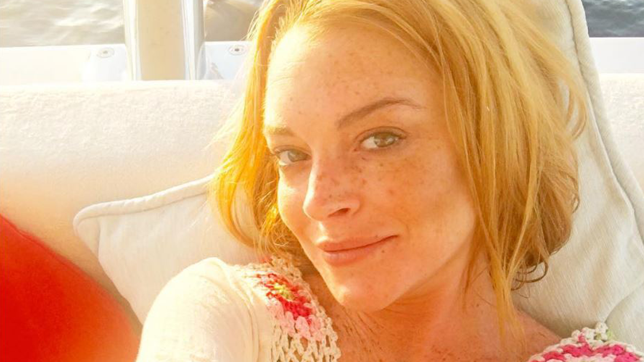 Lindsay Lohan Says She's Single and Waiting for an Apology After Feud ...
