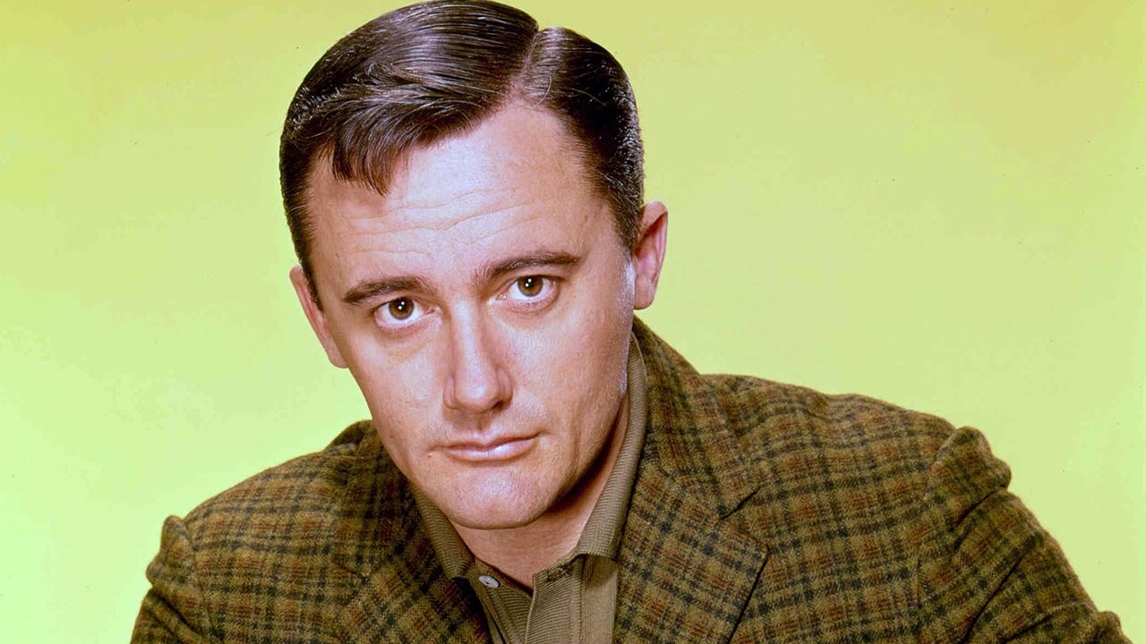 Robert Vaughn, Suave 'Man From U.N.C.L.E.,' Is Dead at 83 | Entertainment Tonight