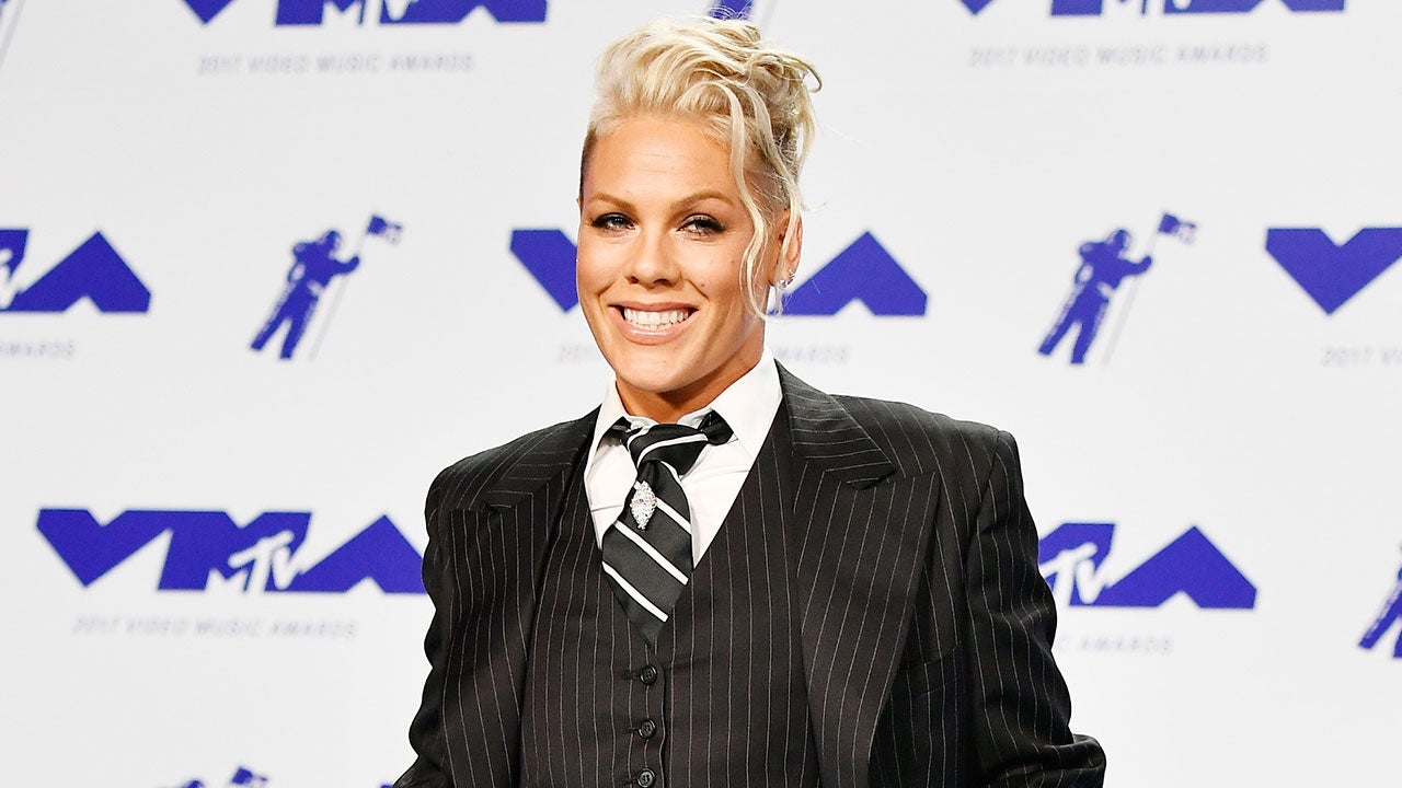 You'll Never Guess Pink's Favorite Color in New 'Saturday Night Live ...