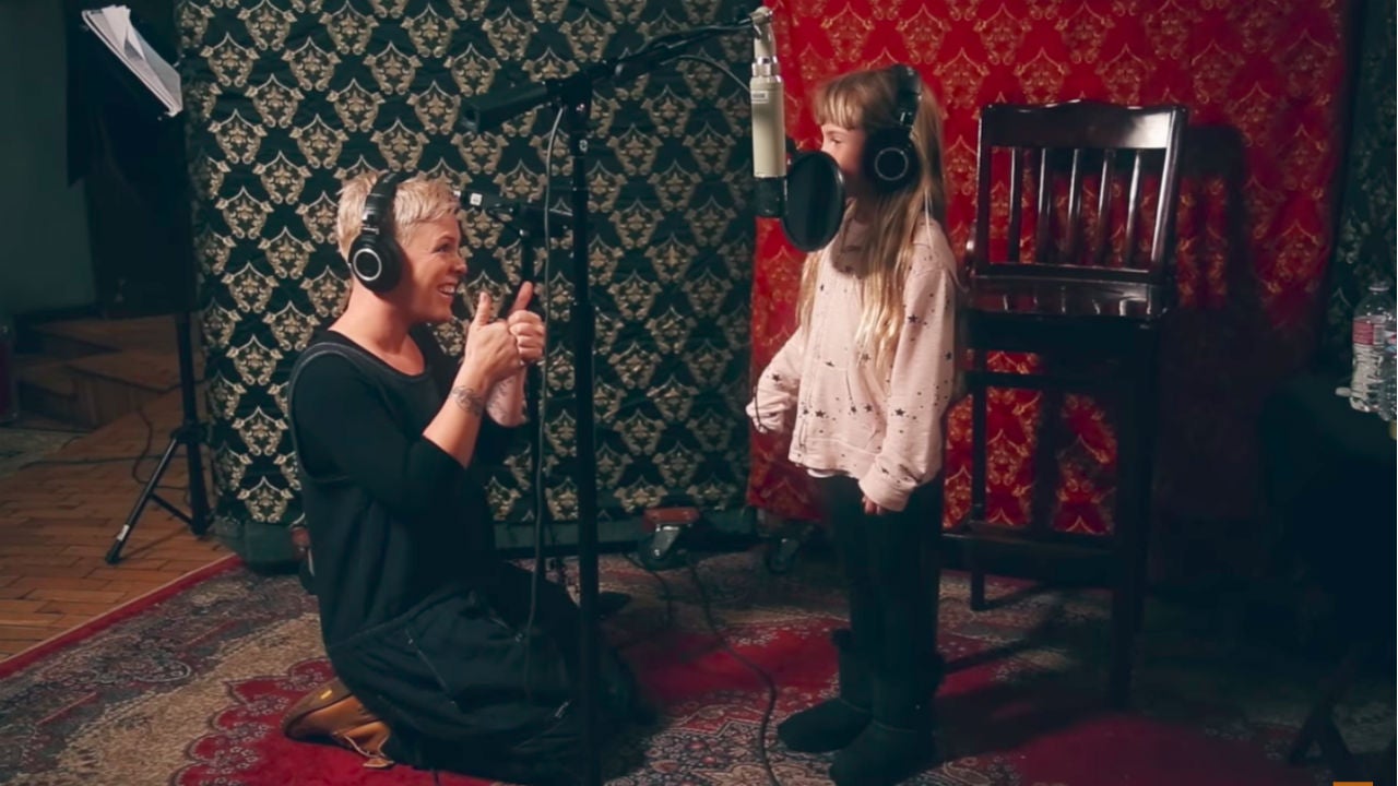 Pink’s 7-Year-Old Daughter Willow Sings a Verse of ‘A Million Dreams ...