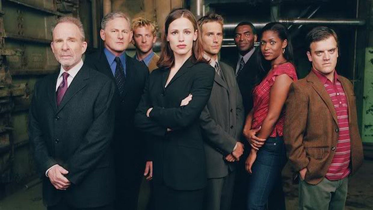 Jennifer Garner Joins TikTok With Epic 'Alias' 20-Year Reunion ...