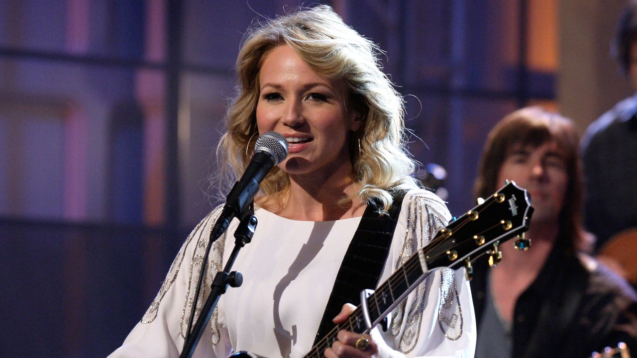 Jewel Is Releasing a 25th Anniversary Package of Her Debut Album ...