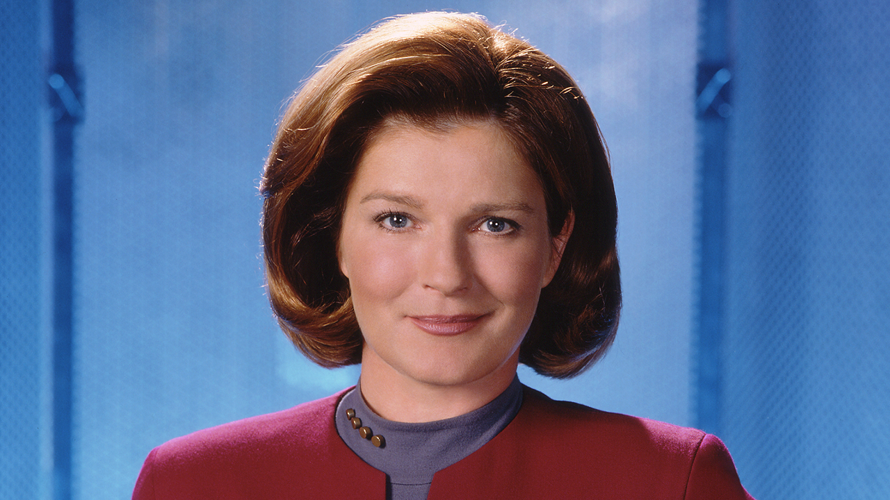 Here's Your First Look at Kate Mulgrew's Captain Janeway in 'Star Trek ...