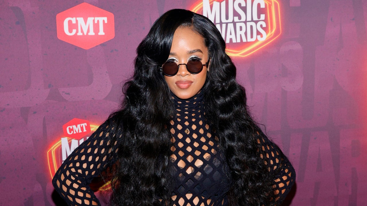 H.E.R. Teases New Country Music Collaborations During Her CMT Awards ...