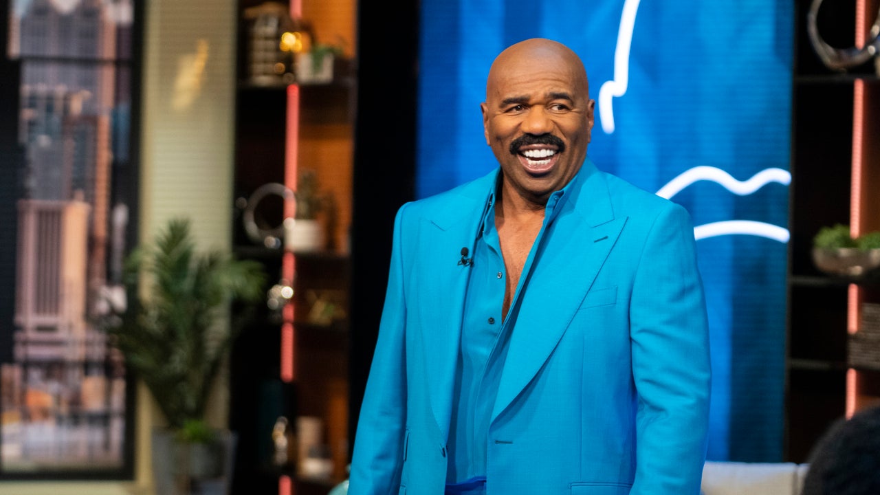 Steve Harvey Welcomes Back an In-Person Audience in New 'STEVE on Watch ...