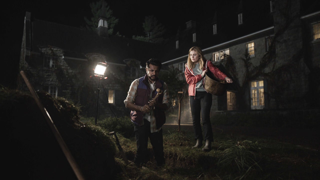 'Ghosts' Picked Up for Full Season at CBS | Entertainment Tonight