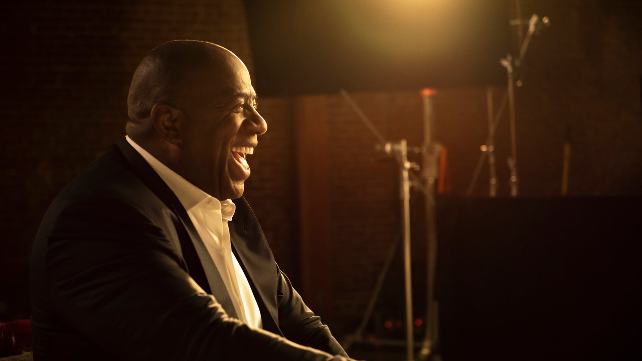 Magic Johnson Opens Up About His HIV Diagnosis 30 Years Later in New ...