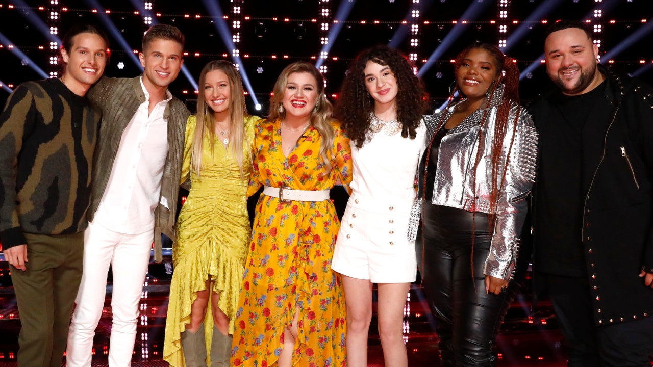 'The Voice': Kelly Clarkson and Her Team Surprise John Legend With a ...