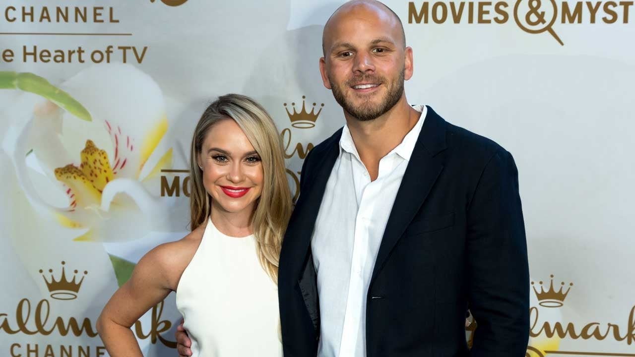'Glee' Star Becca Tobin and Husband Zach Martin Welcome 1st Child Via ...