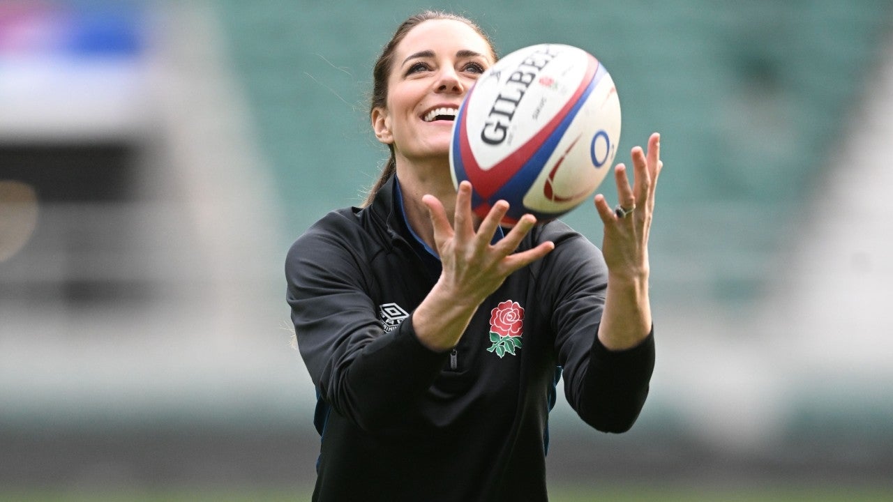 Kate Middleton Shows Off Her Rugby Skills After Replacing Prince Harry ...