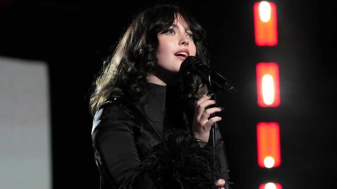 Dave Grohl's Daughter Violet Grohl Performs at Pre-GRAMMYs Event After ...