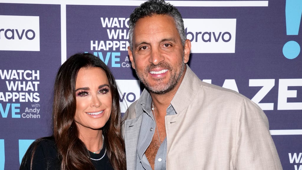 Kyle Richards and Mauricio Umansky Separate: A Timeline of Their 27 ...
