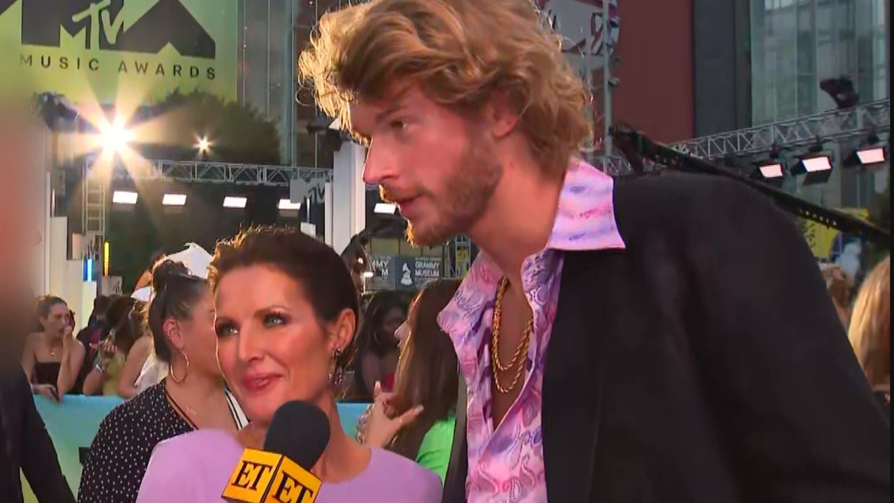 Yung Gravy Brings Addison Rae's Mom as His VMAs Date, Discusses Viral ...