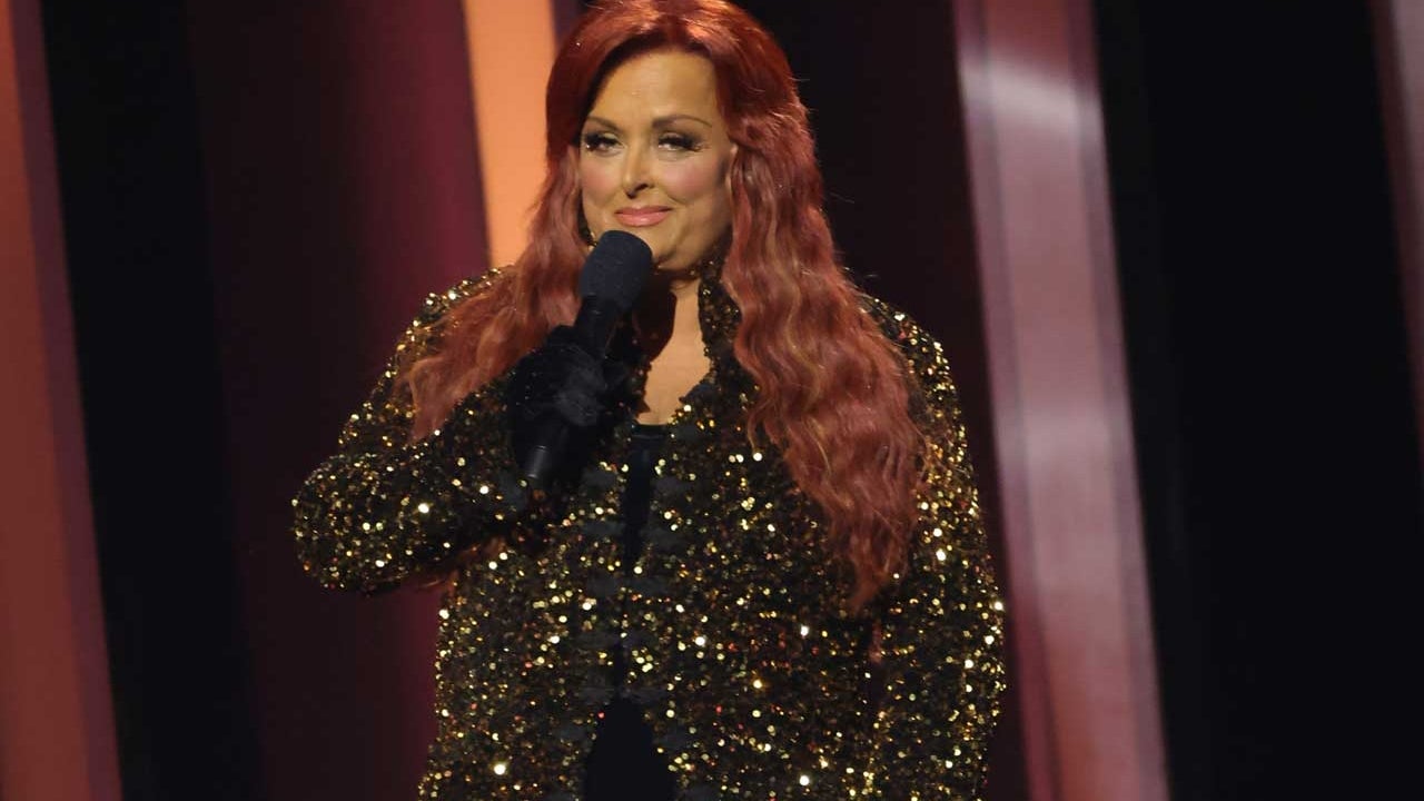 Wynonna Judd Shares Health Update After She Stopped Performing Mid ...