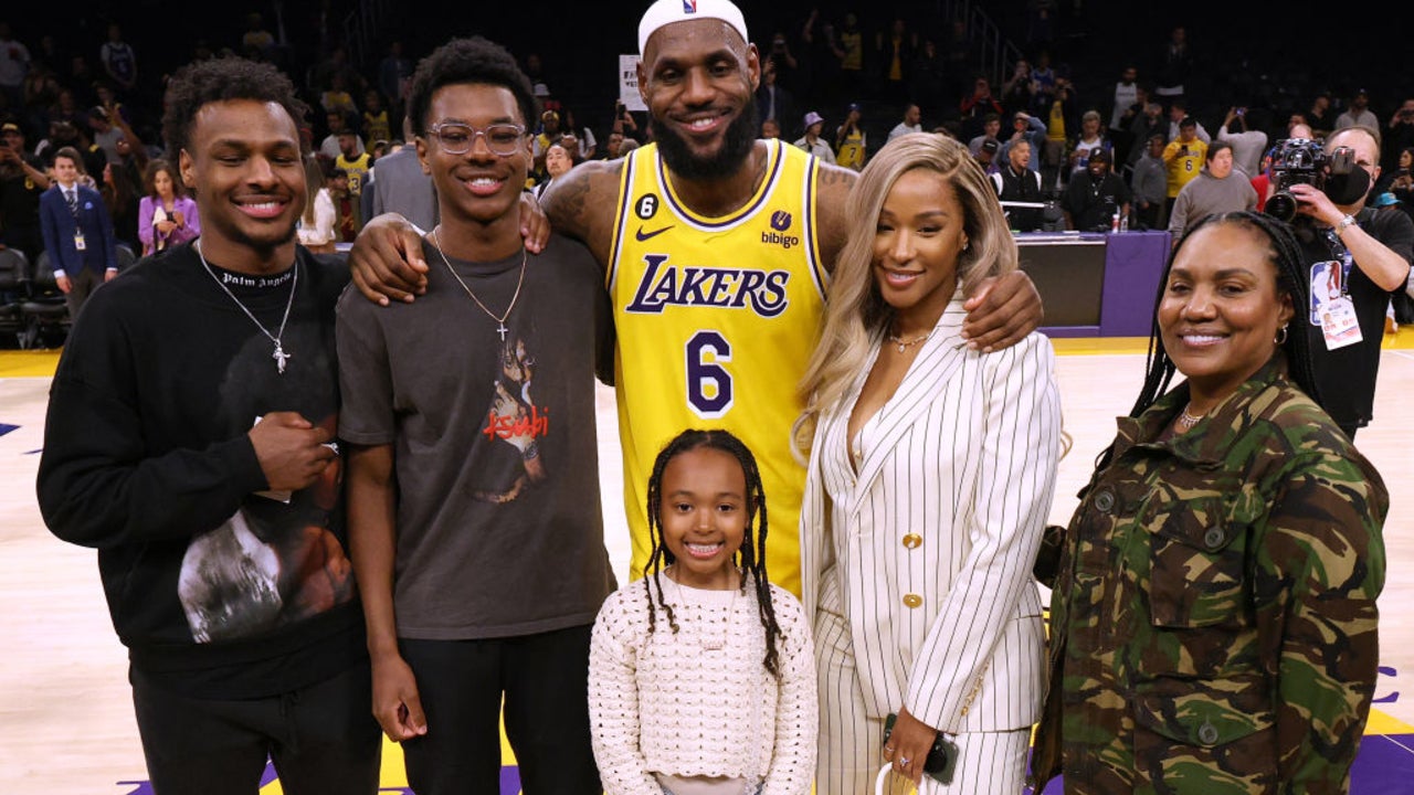 See LeBron James' Sons React to His History-Making Shot | Entertainment ...
