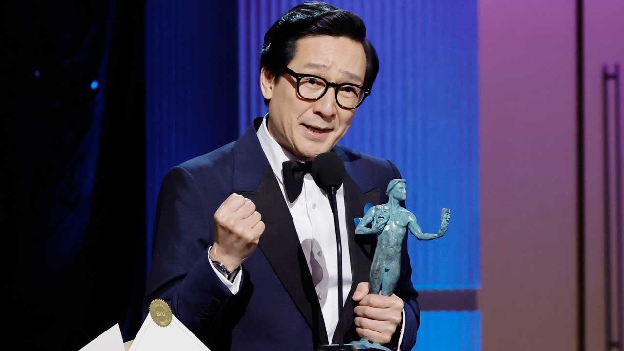 Ke Huy Quan Becomes 1st Asian Actor to Win SAG Award for Outstanding ...