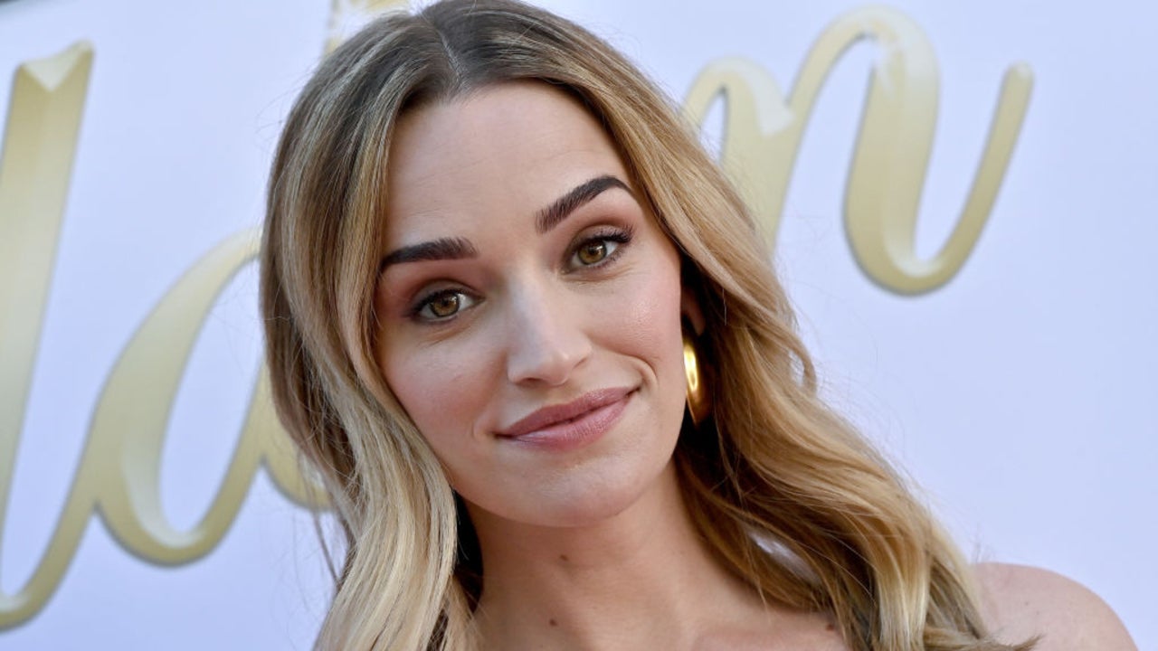 'Ginny & Georgia' Star Brianne Howey Pregnant With First Child | Entertainment Tonight