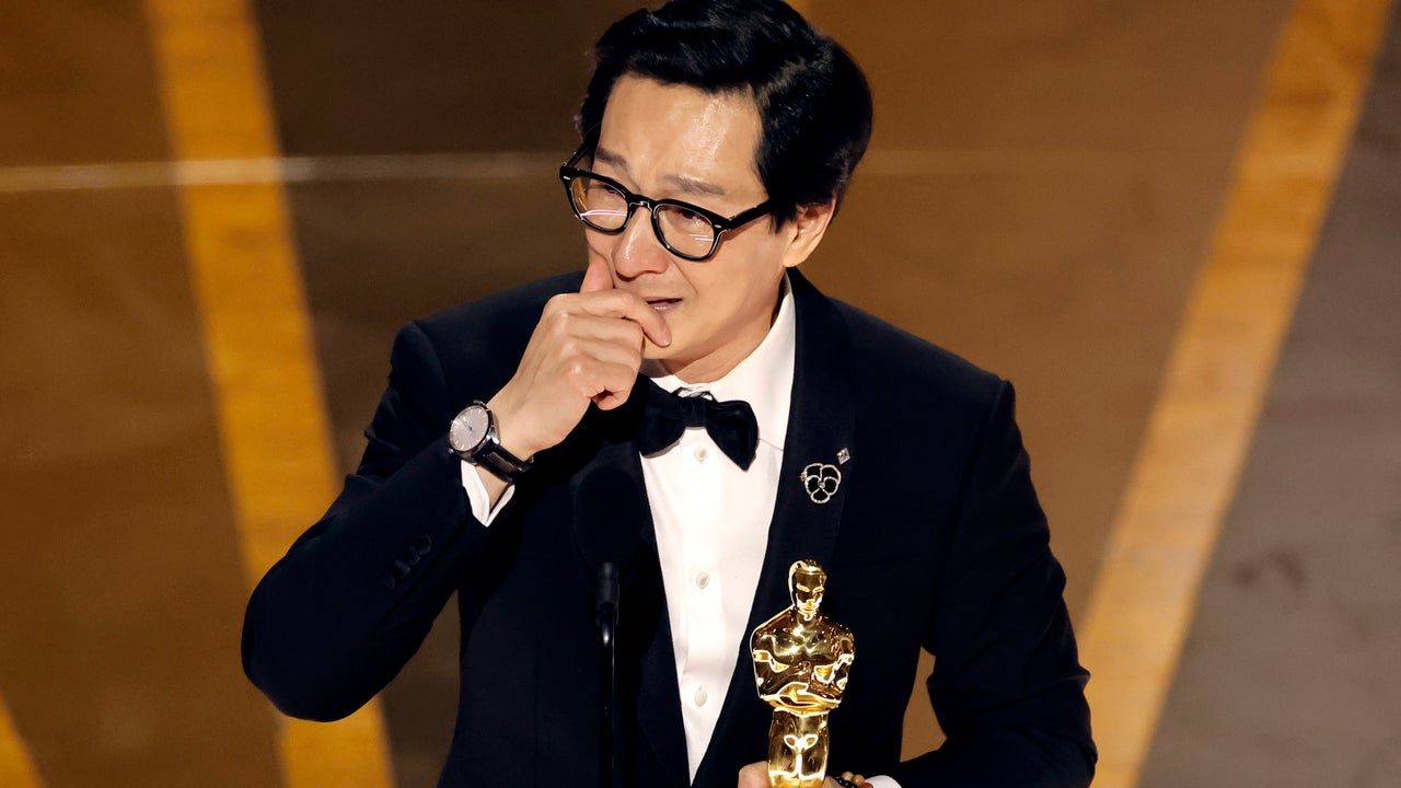 Ke Huy Quan Cries Tears of Happiness Throughout Acceptance Speech in ...