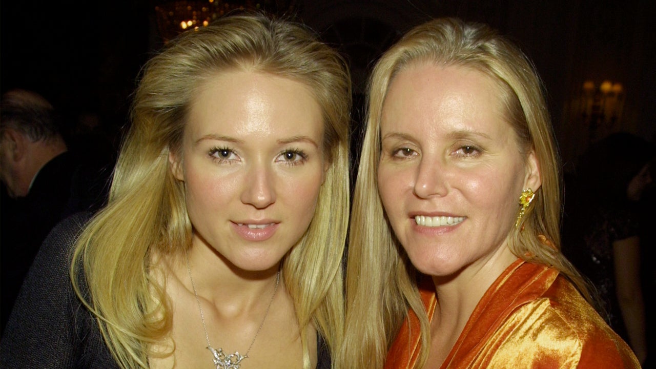 Jewel Claims Her Mother 'Embezzled' Over $100 Million From Her ...