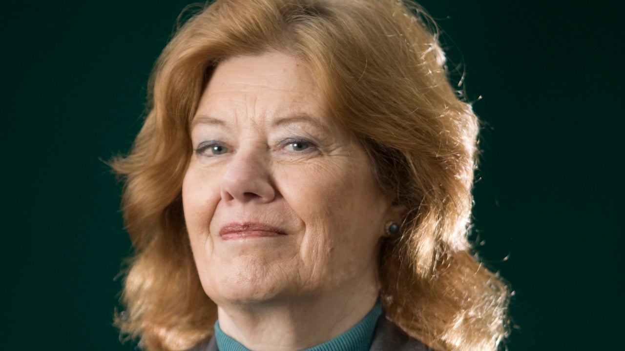 Anne Perry, Crime Novelist With a Murder Record and 'Heavenly Creatures ...