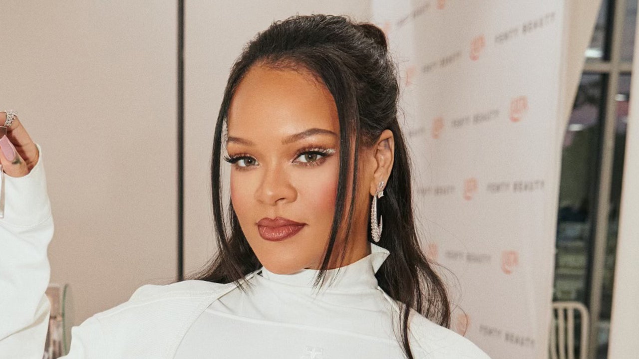 Rihanna Puts Her Bump on Display in Show-Stopping Chanel Look Ahead of ...