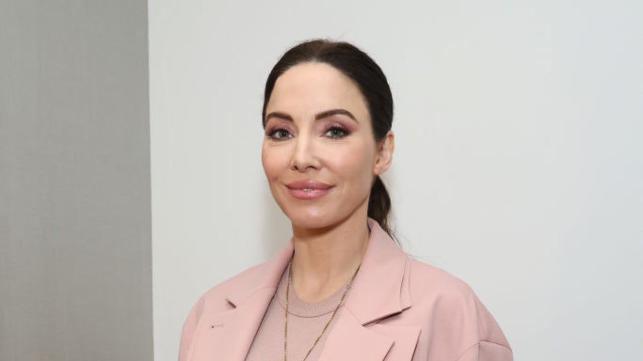 Whitney Cummings Reveals the Sex of Her Baby | Entertainment Tonight