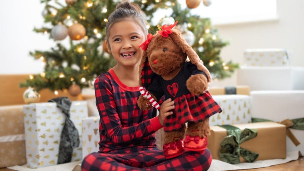 Build-A-Bear Holiday Gifts for Kids 2023: Shop Teddy Bears, Stuffed ...