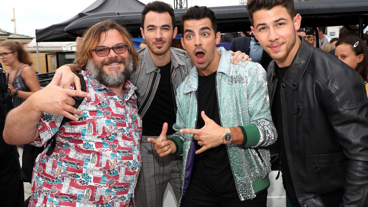 Jack Black Surprises Jonas Brothers Audience With ‘Super Mario Bros ...