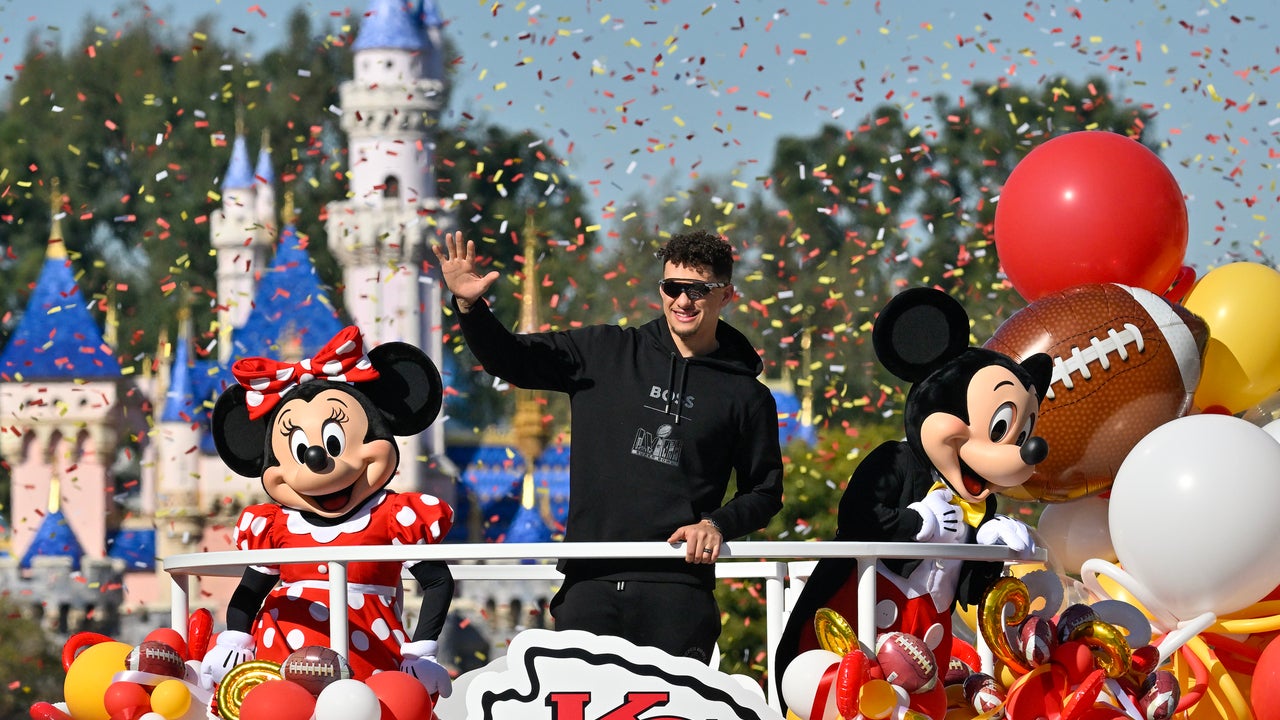 See Patrick Mahomes Celebrate Super Bowl Win at Disneyland With Wife ...