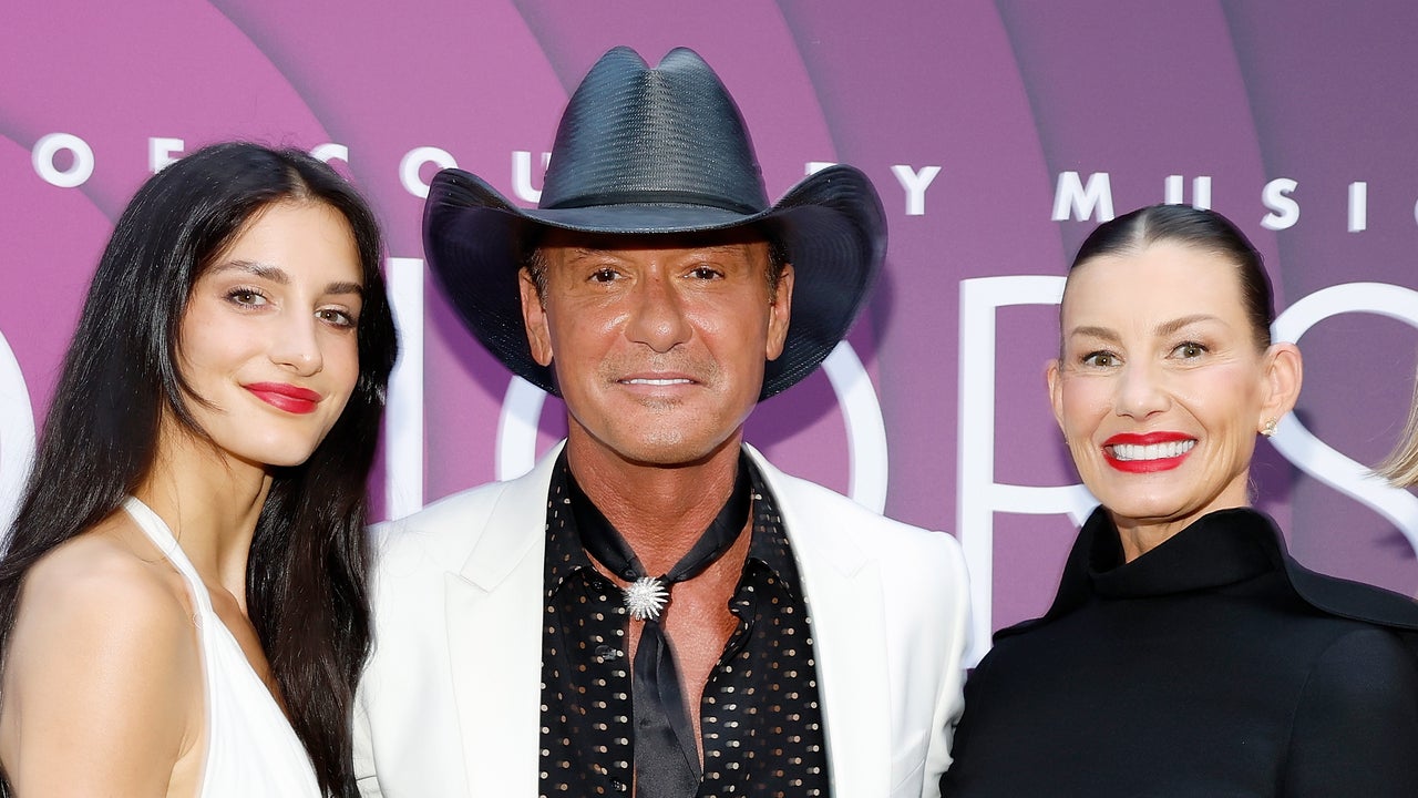 Tim McGraw and Faith Hill's Daughter Audrey Posts Racy Topless Photos ...