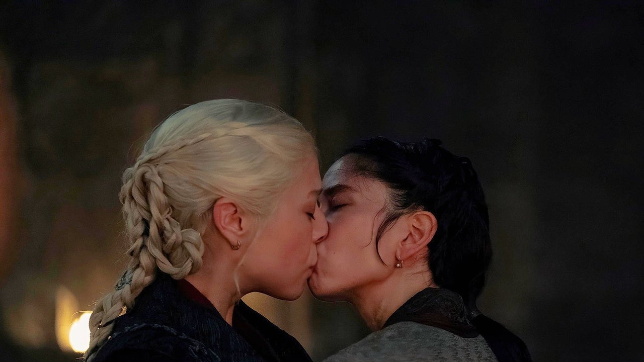 'House of the Dragon' Star Reveals Rhaenyra and Mysaria Kiss Was Unscripted | Entertainment Tonight